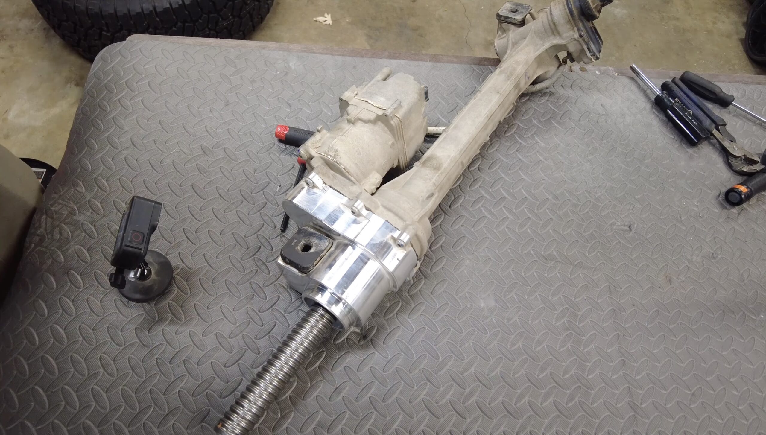 I take apart a broken 2.0 steering rack and discover a broken Broncbuster bushing | Bronco6G ...